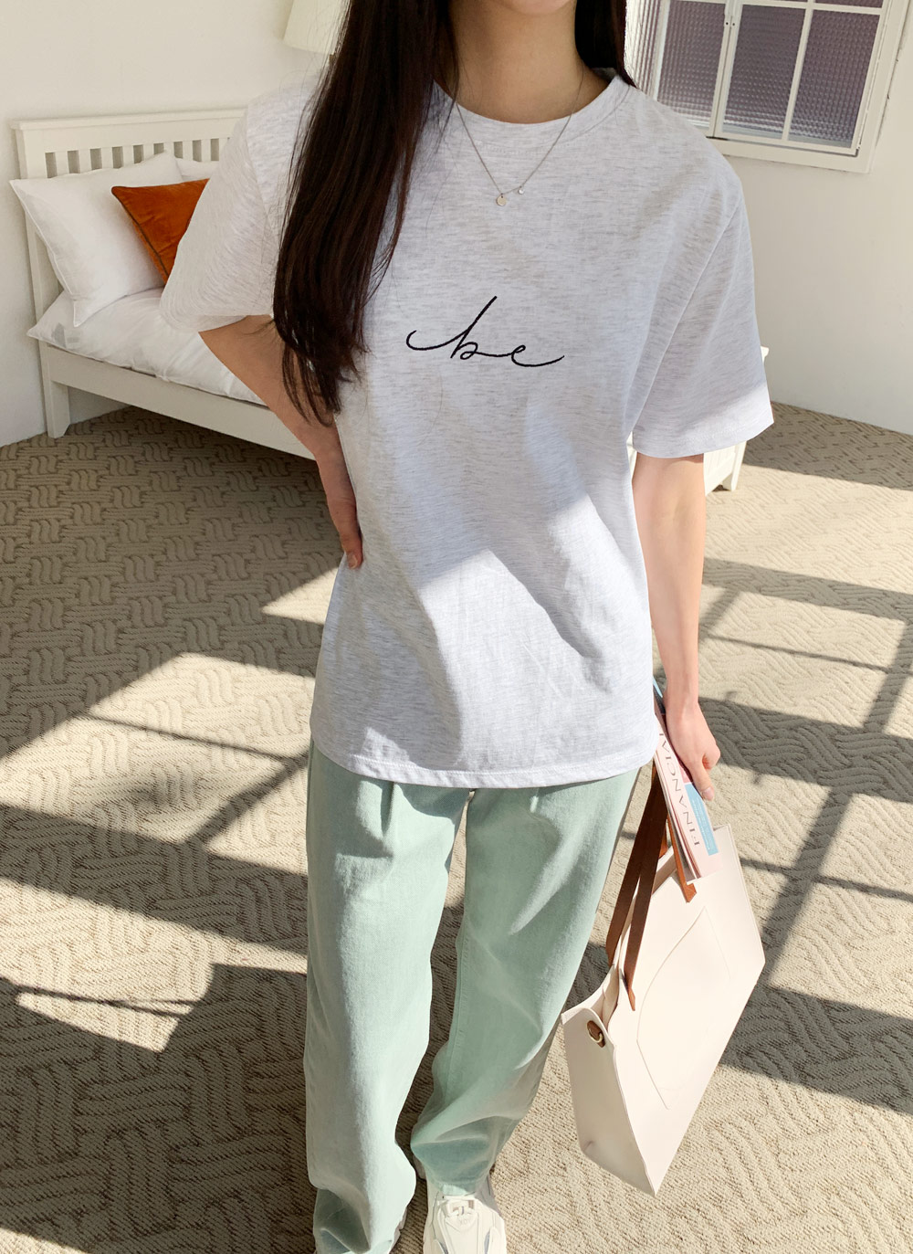 be刺繍ラウンド半袖Tシャツ・全3色 | レディースファッション通販 - DHOLIC