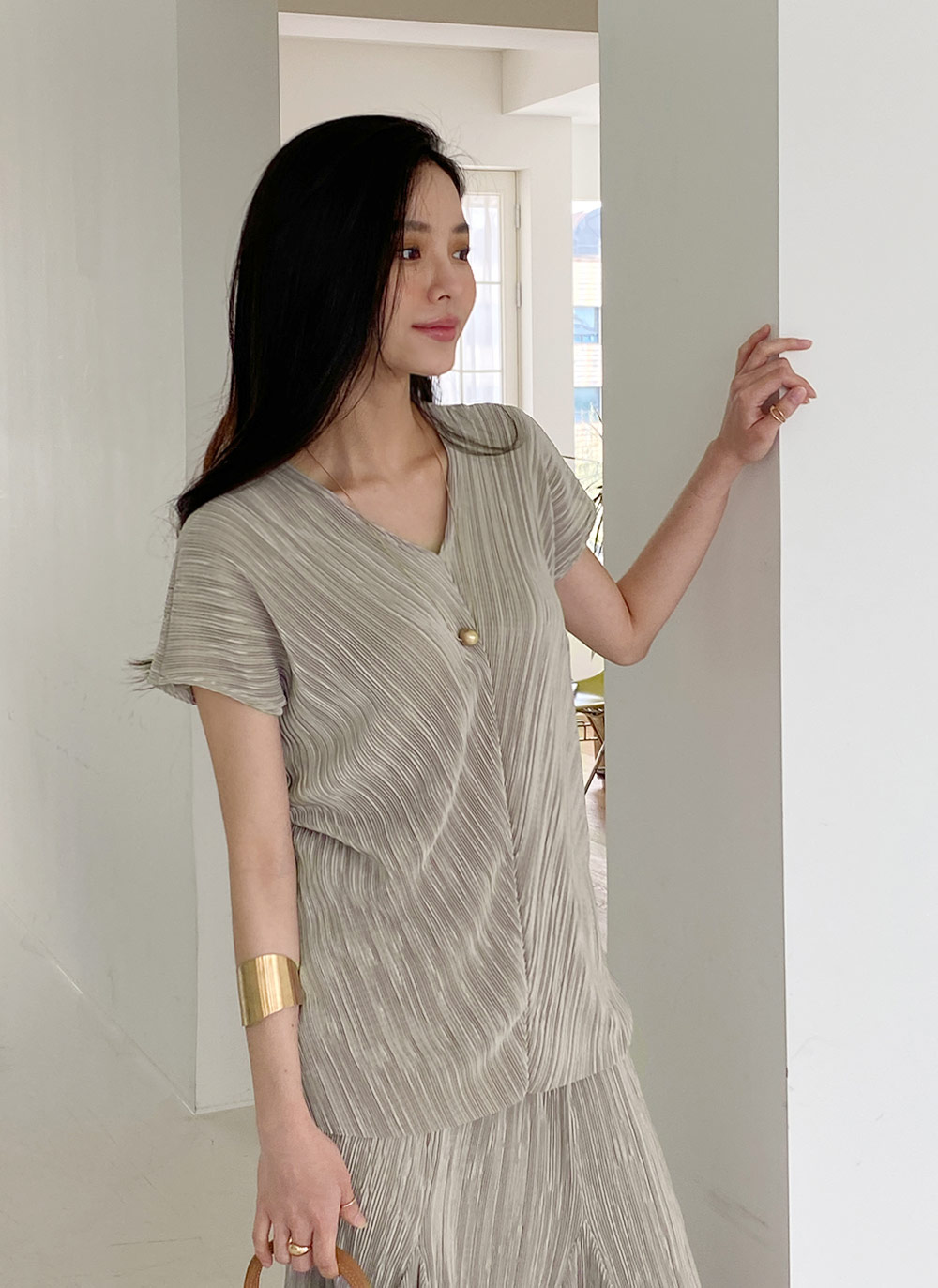 プリーツVネックブラウス&マーメイドスカートSET・全4色 | レディースファッション通販 - DHOLIC