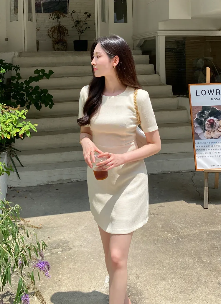 ラウンドネックスリムミニワンピース | レディースファッション通販 - DHOLIC