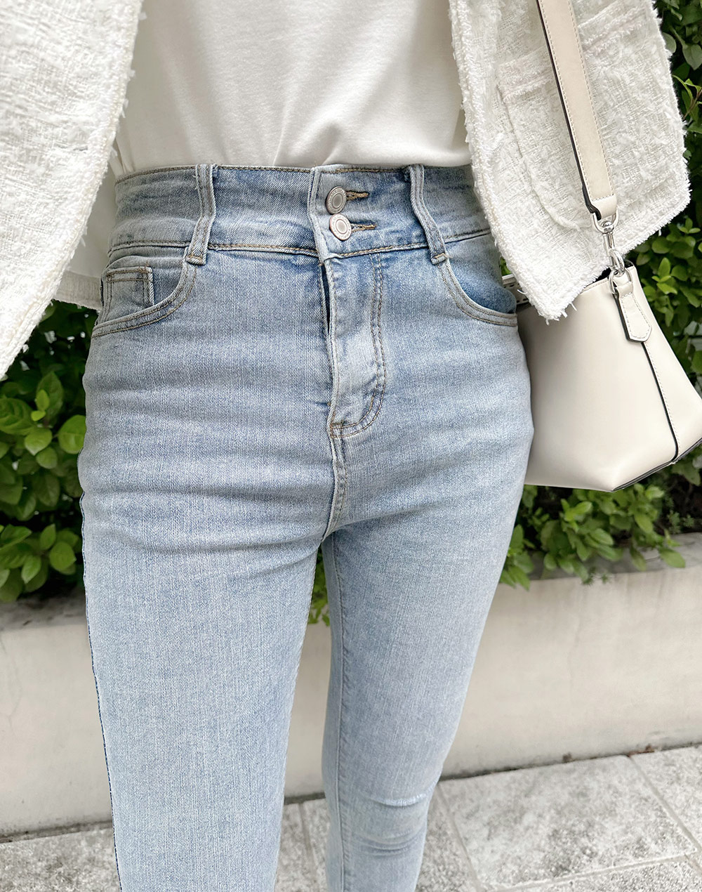 ツーボタンスキニーデニムパンツ | レディースファッション通販 - DHOLIC