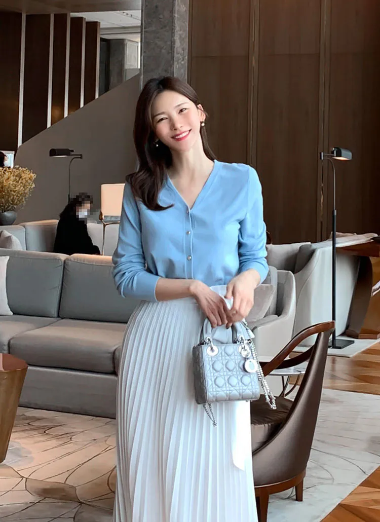 Vネックミニボタンカーディガン | レディースファッション通販 - DHOLIC