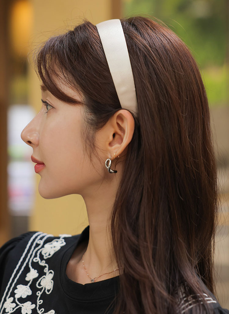 ツヤ感ワイドカチューシャ | レディースファッション通販 - DHOLIC