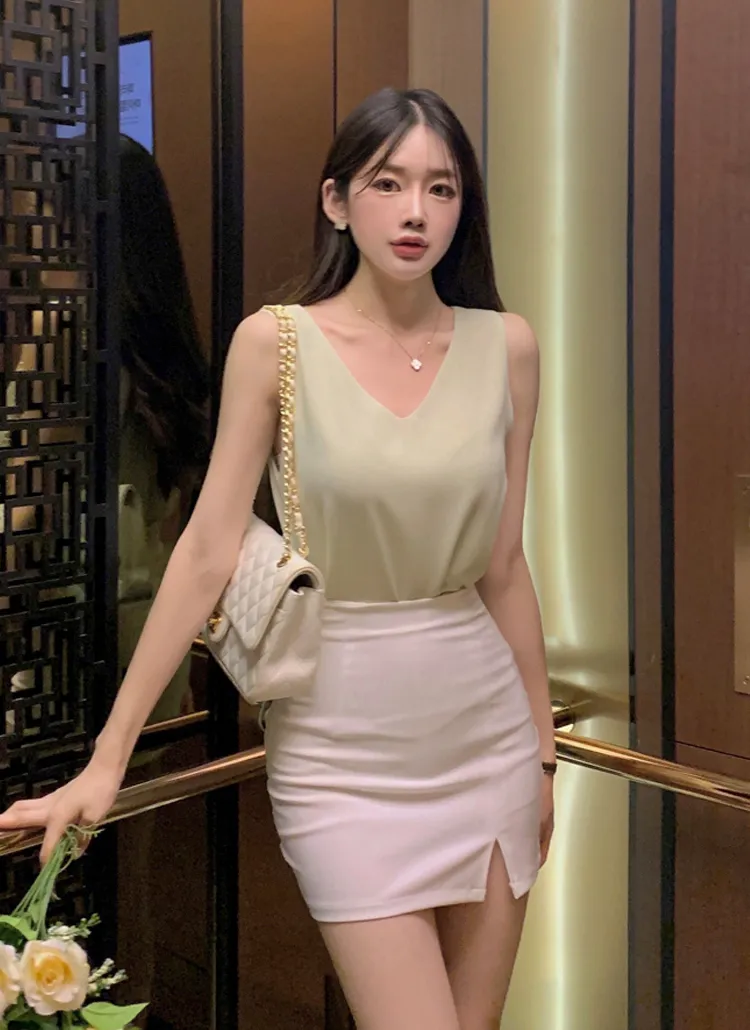 Vネックシフォンフレアノースリブラウス | レディースファッション通販 - DHOLIC