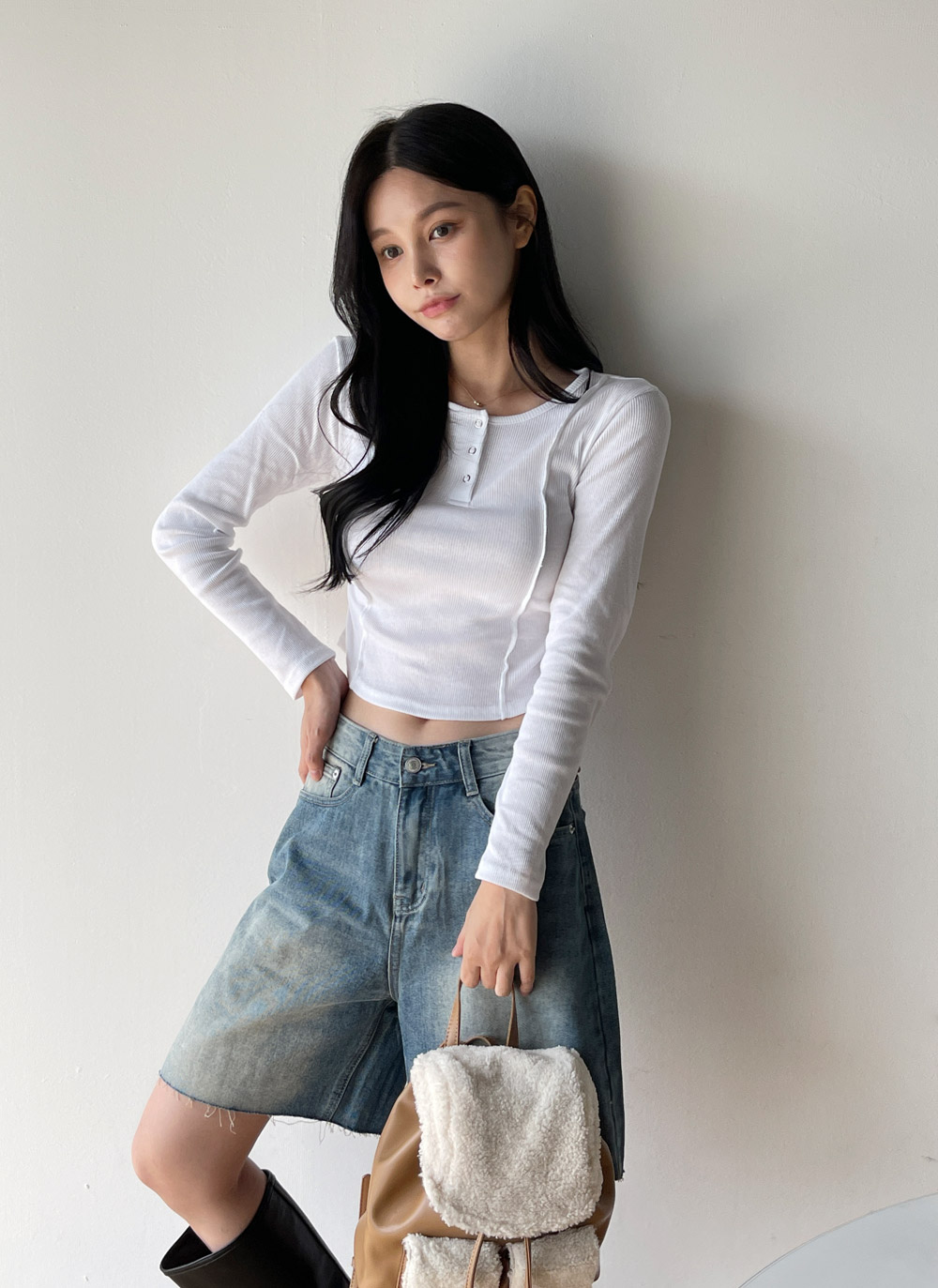 シャーリングヘンリーネックTシャツ | レディースファッション通販 - DHOLIC