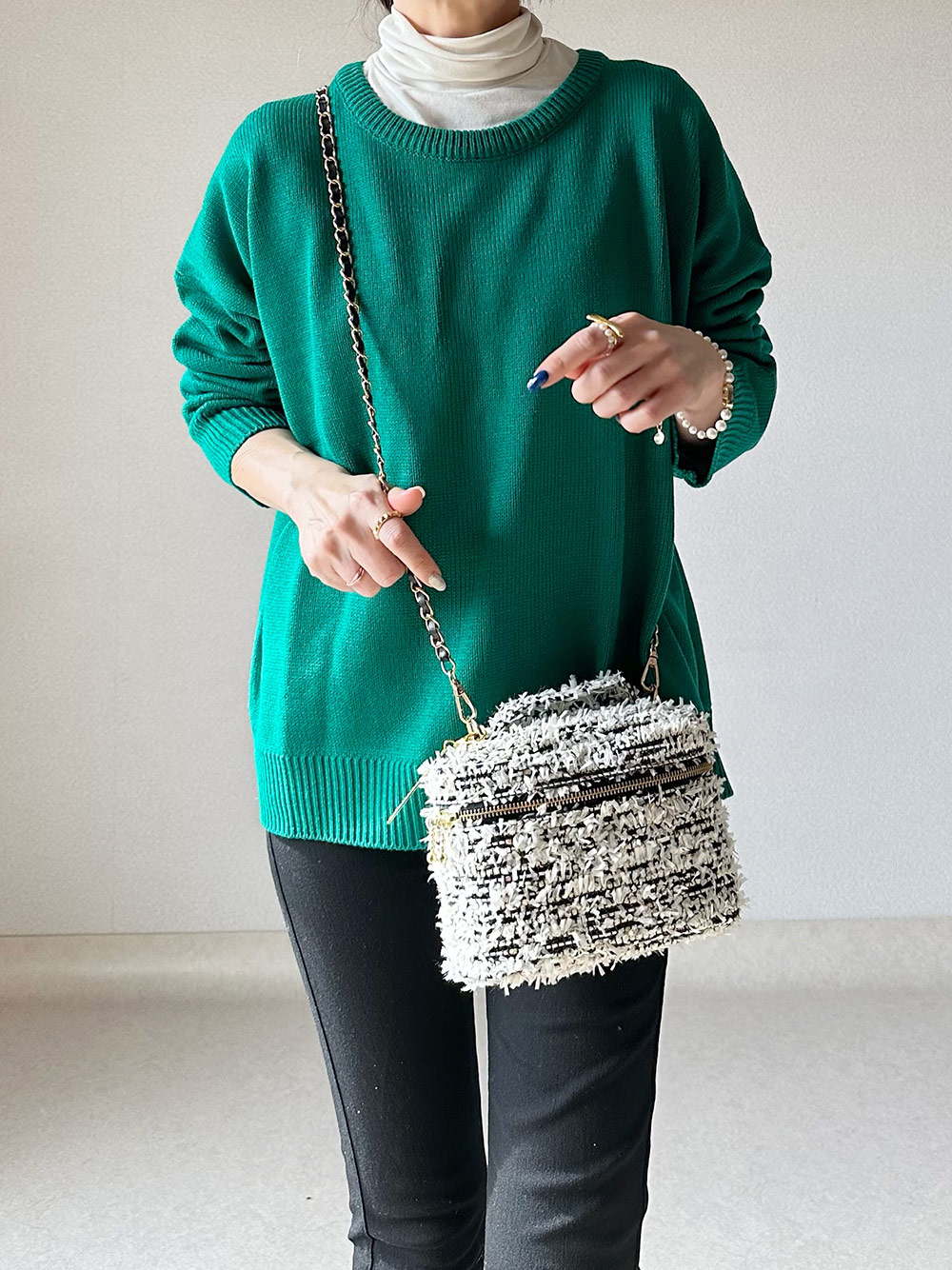 ラウンドネックカラーニット | レディースファッション通販 - DHOLIC