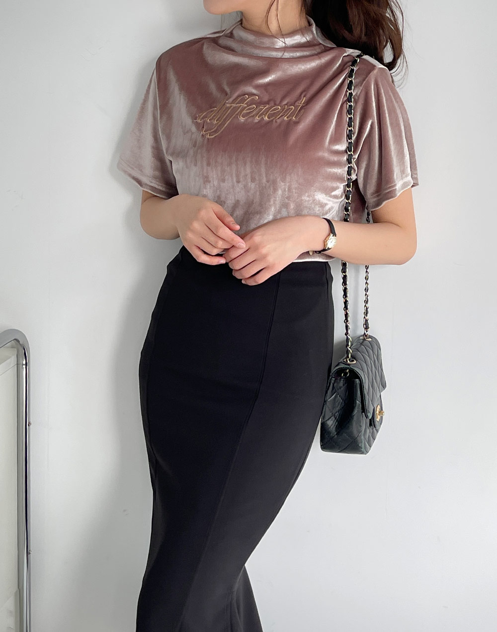 ベロアハーフネックdifferent半袖Tシャツ | レディースファッション通販 - DHOLIC