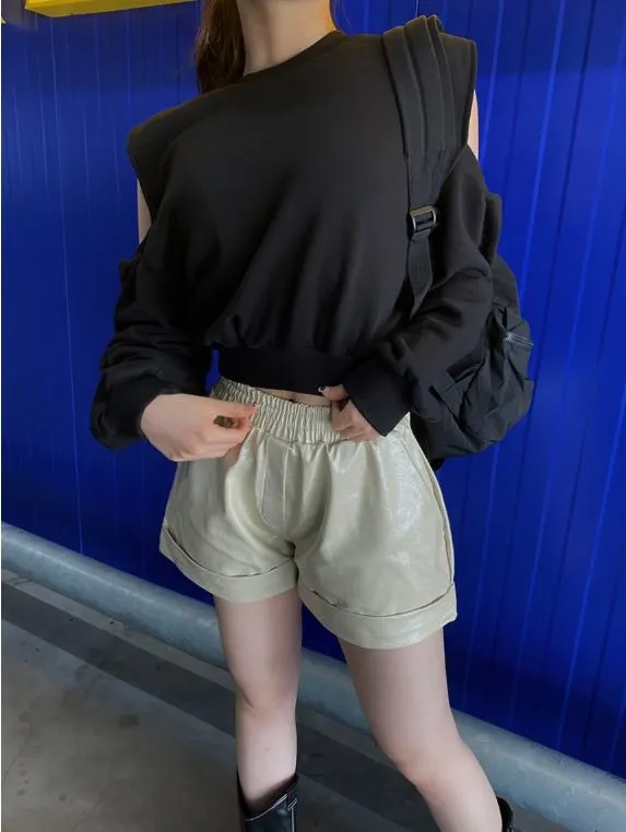 レザー調ロールアップショートパンツ | レディースファッション レザー調ロールアップショートパンツ | レディースファッション