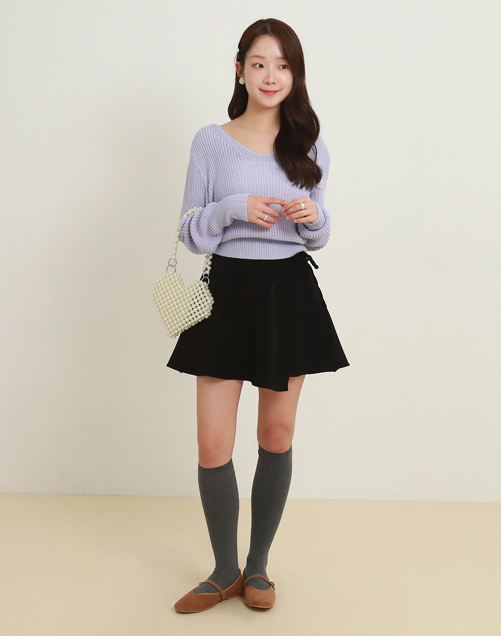 Vネッククロップドミドルゲージニット | レディースファッション通販 - DHOLIC