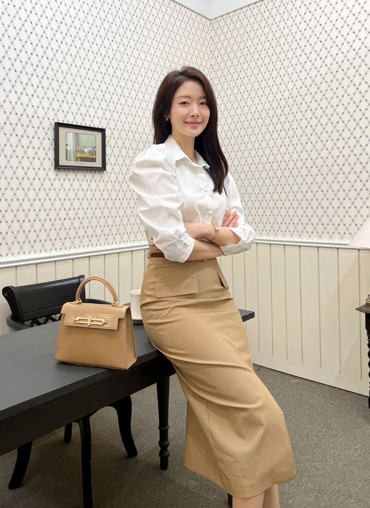 パフスリーブくるみボタンブラウス | レディースファッション通販 - DHOLIC