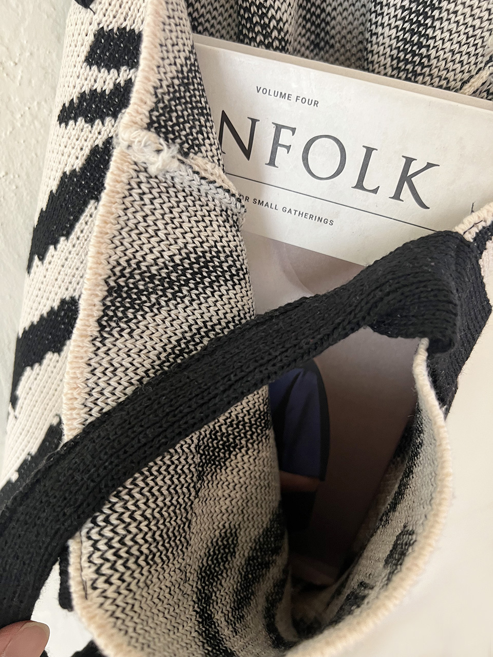 ゼブラ柄ニットトートバッグ | レディースファッション通販 - DHOLIC