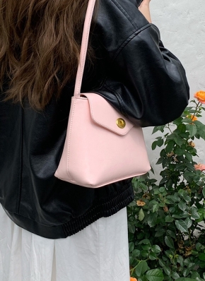 レザー調スクエアフラップバッグ | レディースファッション通販 - DHOLIC