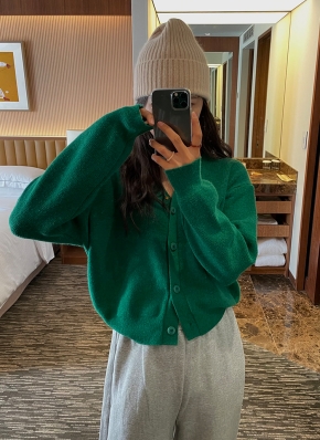 Vネックシンプルニットカーディガン | レディースファッション通販 - DHOLIC