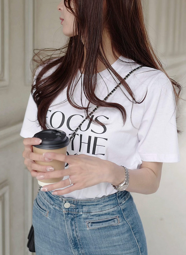 モノトーンレタリングTシャツ | レディースファッション通販 - DHOLIC